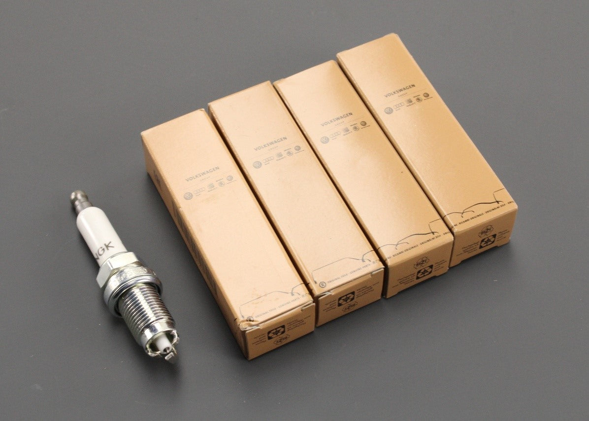 VW Golf MK5 Eos Audi A3 A4 SEAT Skoda 2.0 FSI TFSI spark plugs 1019056 ...