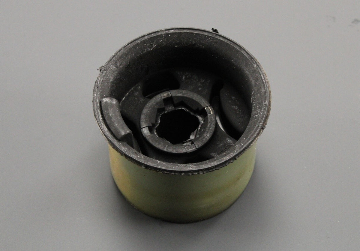 VW Polo 9N 9N3 Fox Fabia Ibiza wishbone control arm bush 1K0407183E ...