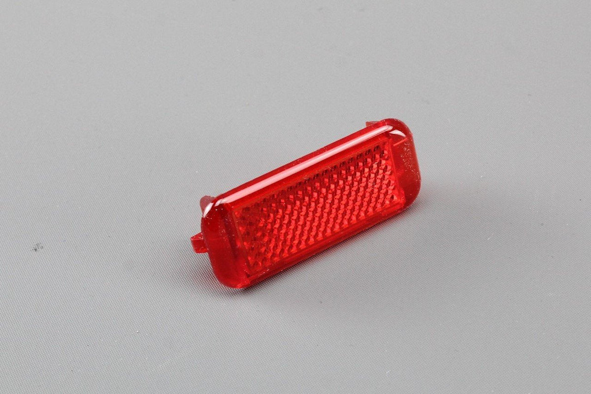 Audi A3 A4 A5 A6 A8 TT R8 TT door reflector 8P0947412 – Partshaus Ltd