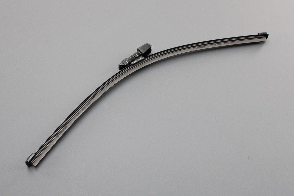 VW Touareg 18-on wiper blade (rear) 760955427 – Partshaus Ltd