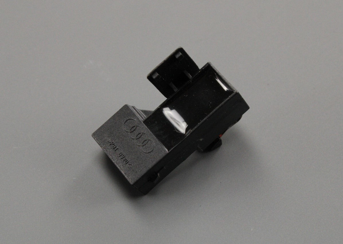 Audi A4 S4 RS4 B6 B7 tailgate boot lid lock microswitch 8E0953229 ...