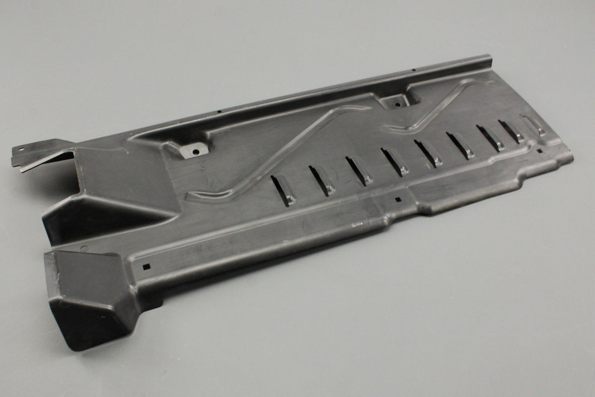 VW Transporter Caravelle T5.1 T6 rear underbody trim (right) 7E3825312 ...