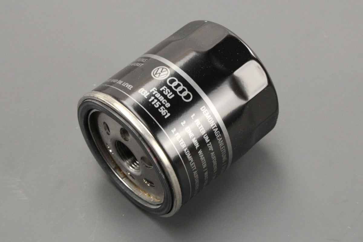 VW Transporter California T5.1 T6 oil filter (2.0 BiTDI CFCA) 03L11556 ...