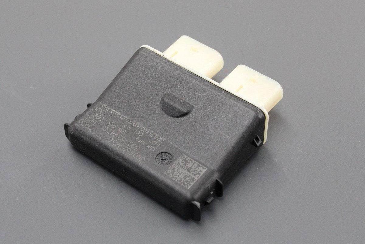 VW Audi Skoda SEAT boot lid opening control unit 3G0962243C – Partshaus Ltd