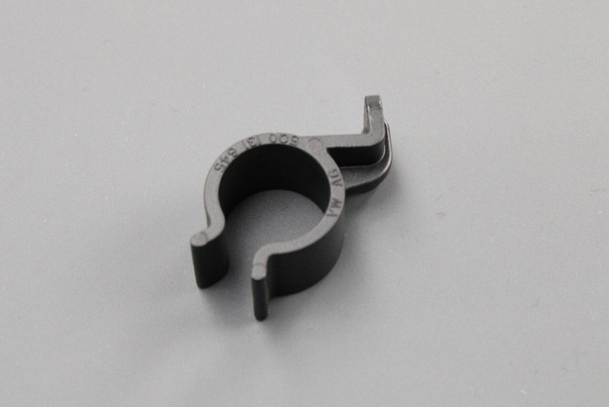 VW Golf Audi Q3 Skoda Superb SEAT Leon AdBlue line bracket 5Q0131645 ...
