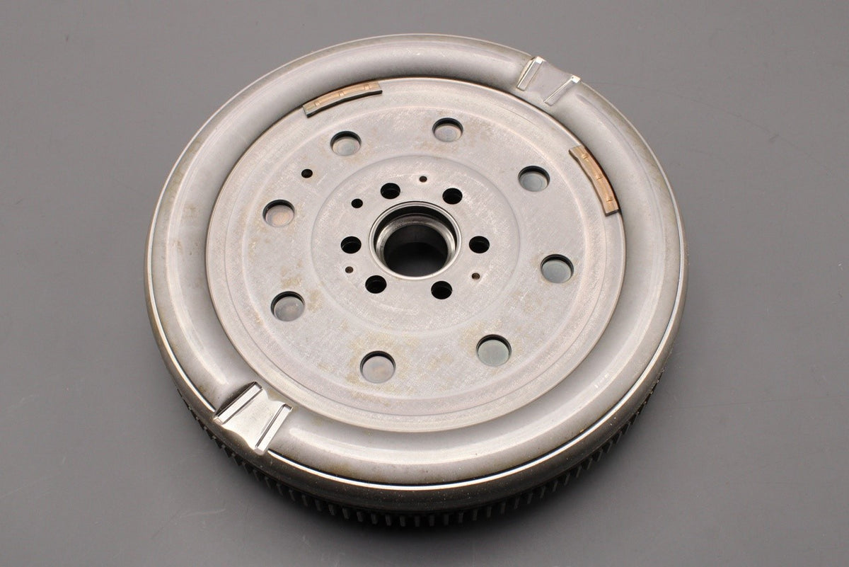 VW Transporter T5.1 T6 SEAT Leon 1.6 2.0 dual mass flywheel 03L105266E ...