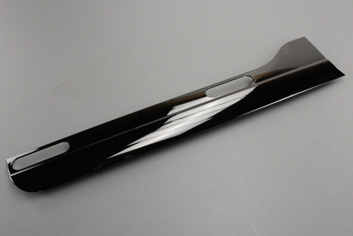 Land Rover Discovery 5 2017-on rear roof rail trim (left) LR082808 ...