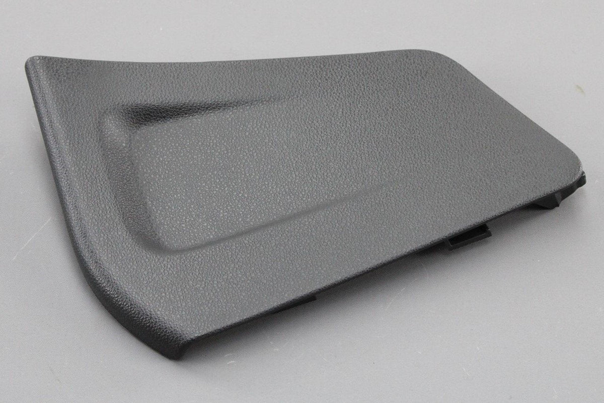 SEAT Leon 5F 2013-21 rear light access cover trim (right) 5F3867658B V ...
