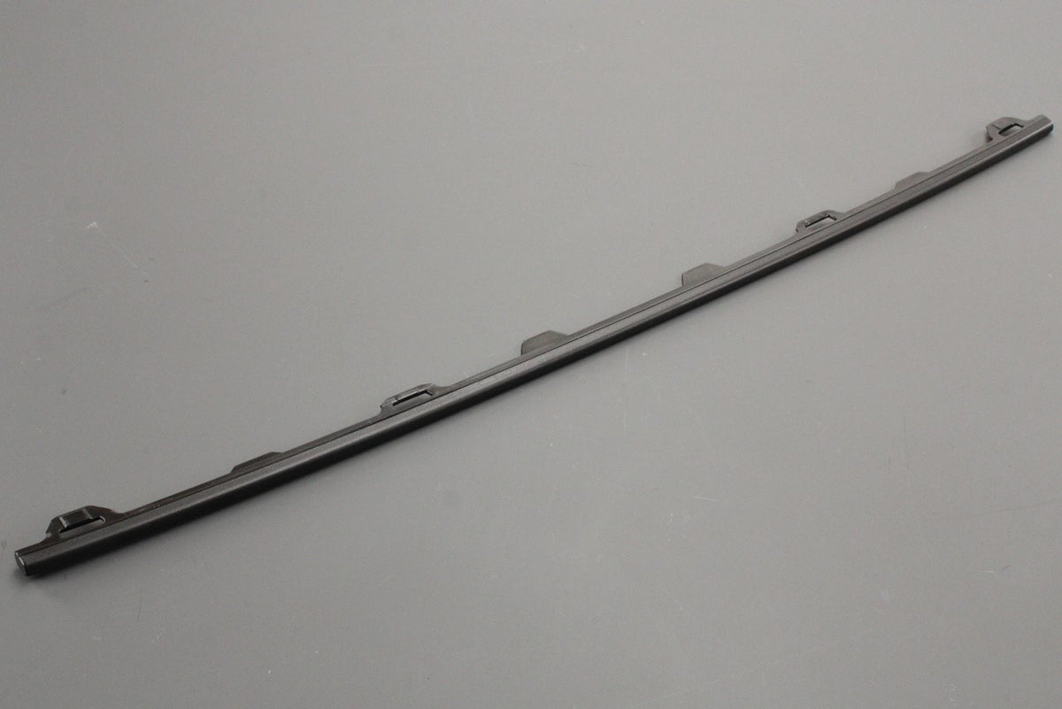 VW Polo 6C 2015-17 front centre grille trim (lower) 6C0853101F 9B9 ...