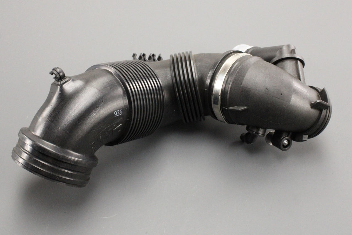 VW Golf MK7 Audi A3 Skoda SEAT air intake hose (1.6 2.0 TDI) 5Q0129654 ...