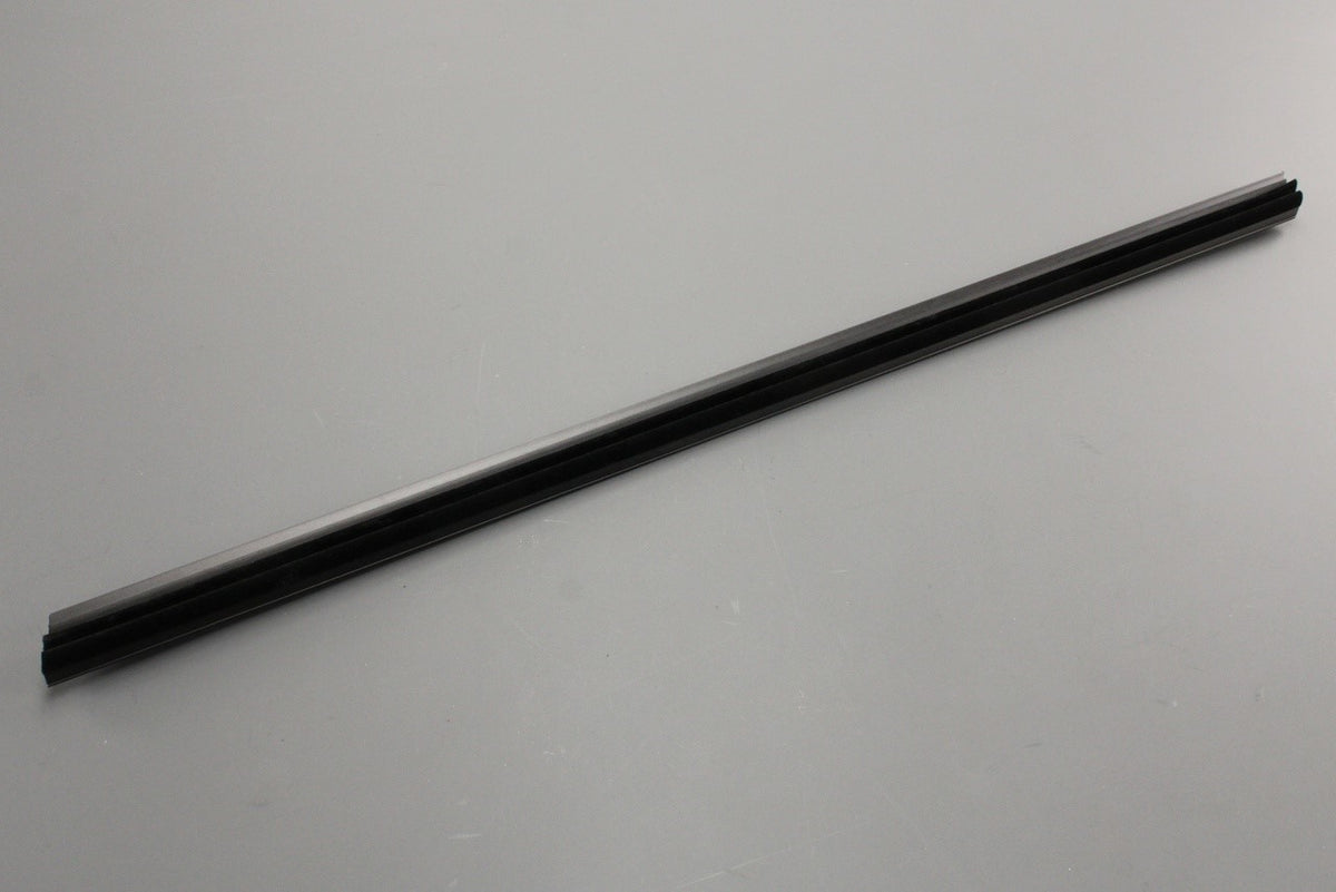 Skoda Octavia 5E 13-20 front window aperture seal (left inner) 5E08374 ...