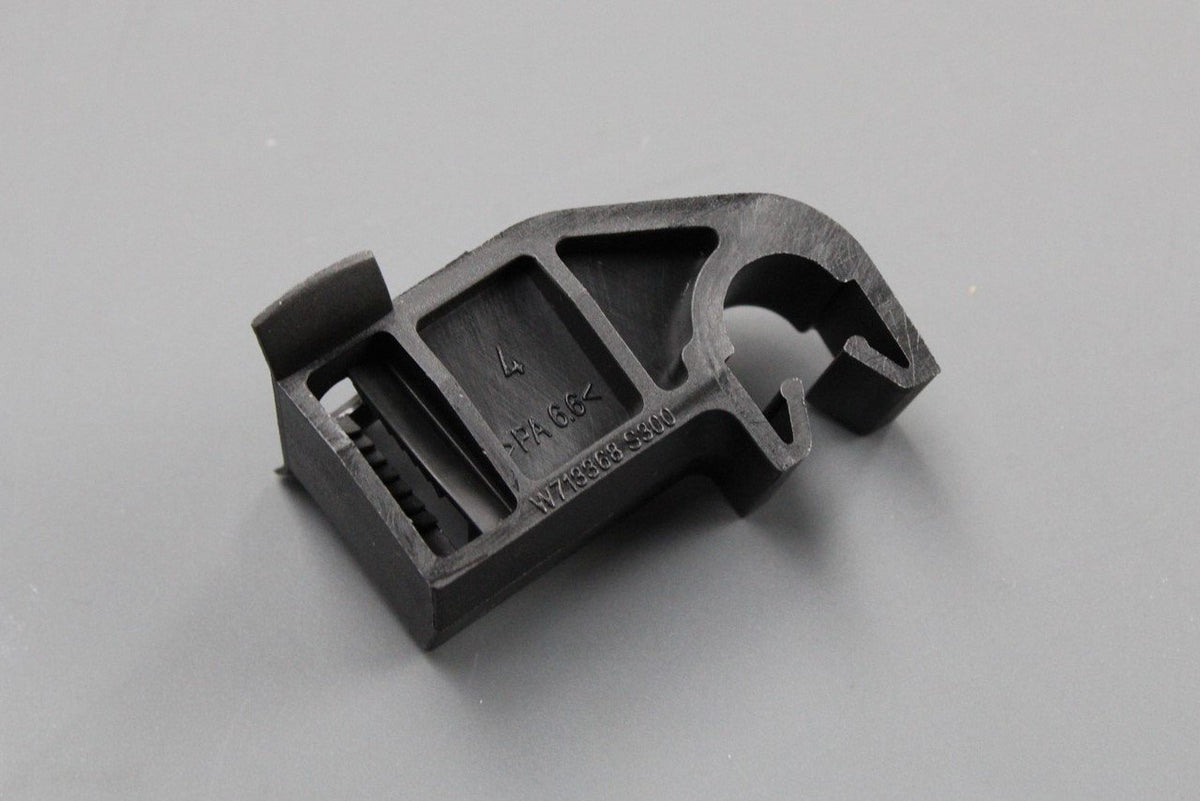 Volvo retaining clip (x1) 999295 – Partshaus Ltd