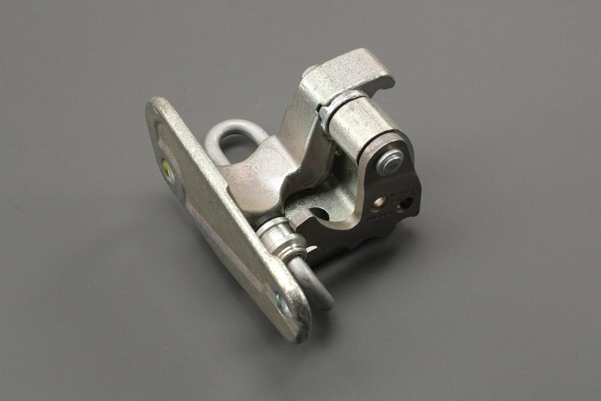 VW Transporter T5 T5.1 T6 T6.1 lower front door hinge (right) 7E083141 ...
