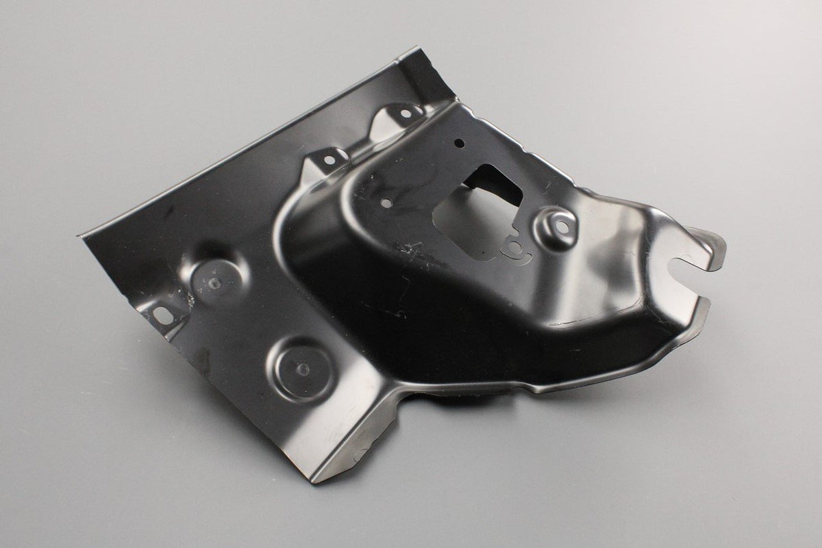 Mercedes-Benz GLC tail light mounting bracket (left) A2536307301 ...