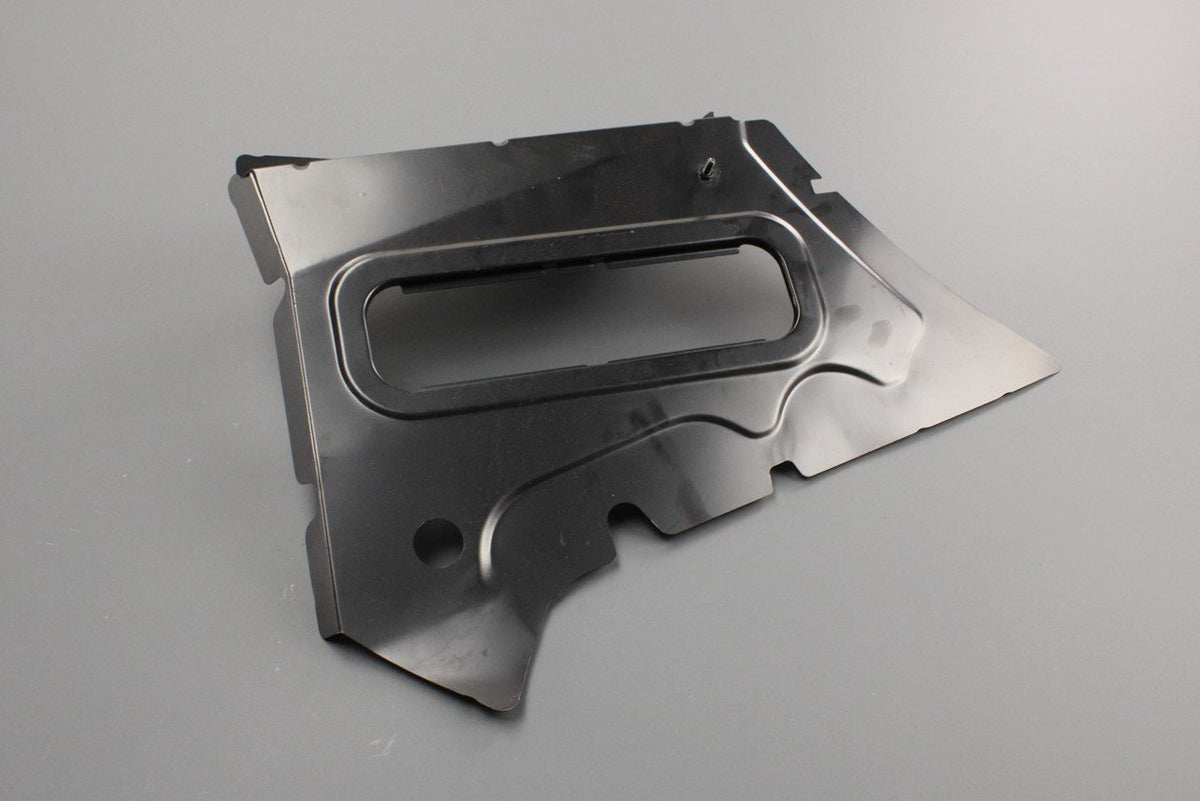 Mercedes-Benz GLC rear quarter vent panel (left) A2536306901 ...