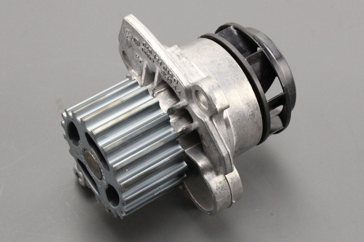VW T5 Golf Audi Skoda SEAT Leon water pump (1.4,1.9,2.0 TDI) 045121011 ...