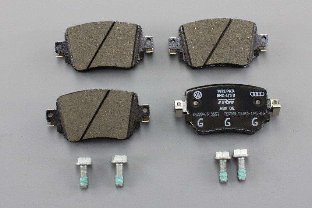VW Sharan Passat Audi Q3 Skoda Octavia SEAT rear brake pads 7N0698451A ...