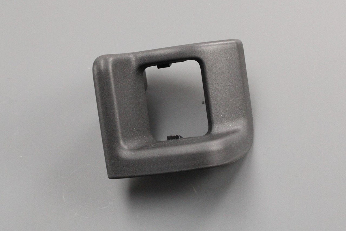 VW Touran 16-on seat backrest release trim (right) 5TA885578 82V ...