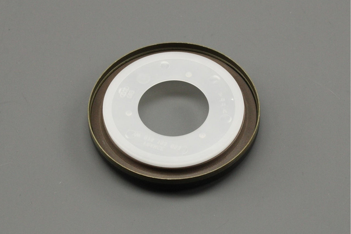 VW Transporter Audi A8 TTRS crankshaft seal (2.5L 3.3L) 070103051A ...