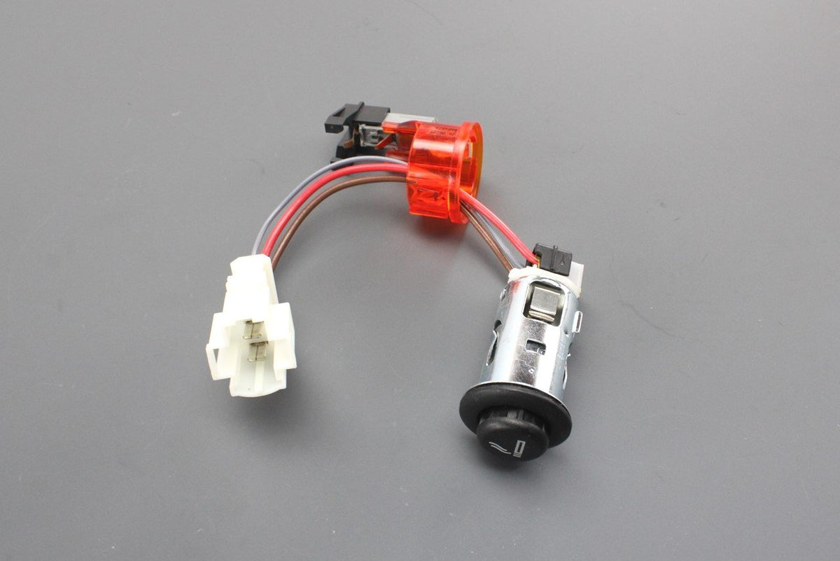Audi A4 A5 Q5 TT TTS RS4 RS5 TTRS 12v socket cigarette lighter 8J09193 ...