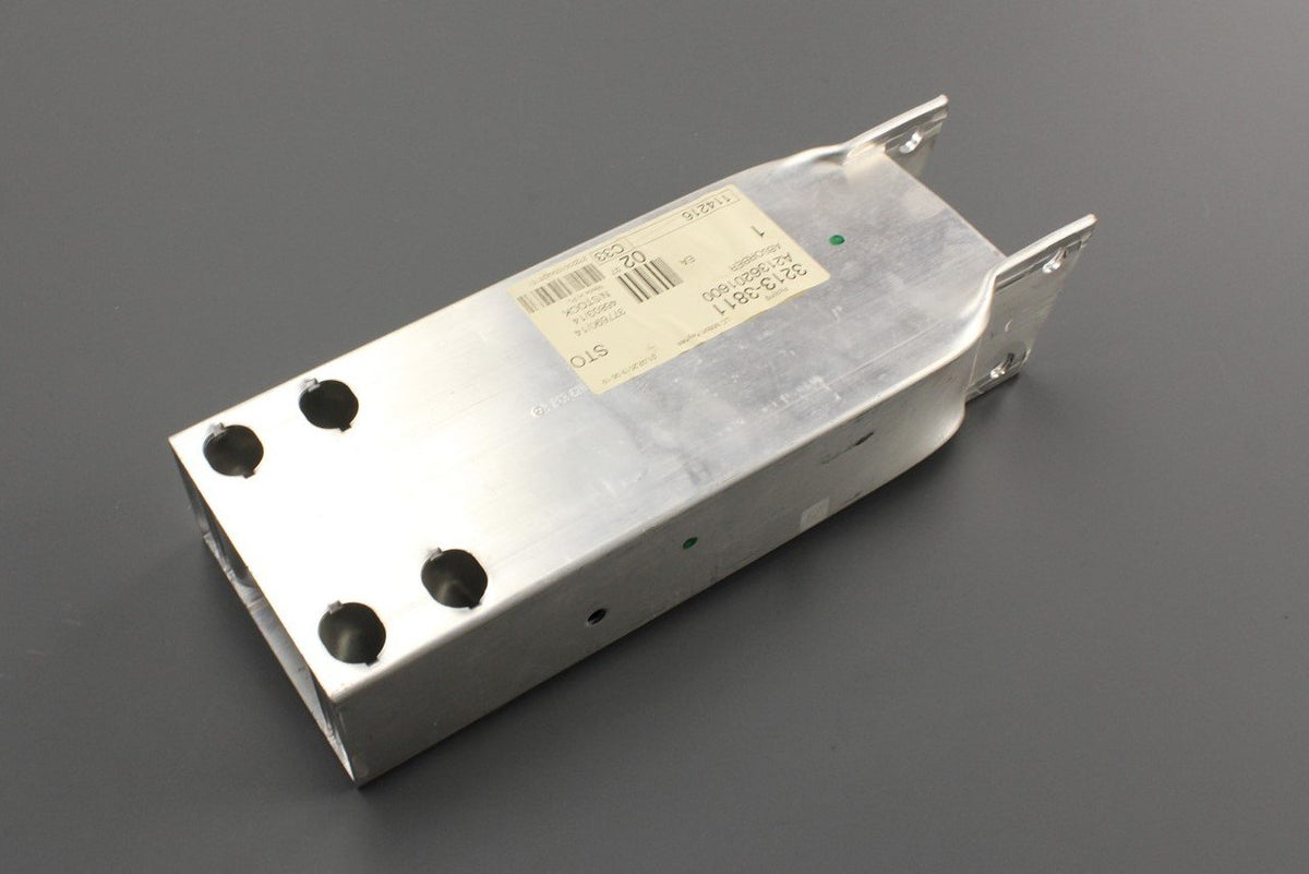 Mercedes-Benz front crossmember bracket (right) A2136201600 – Partshaus Ltd