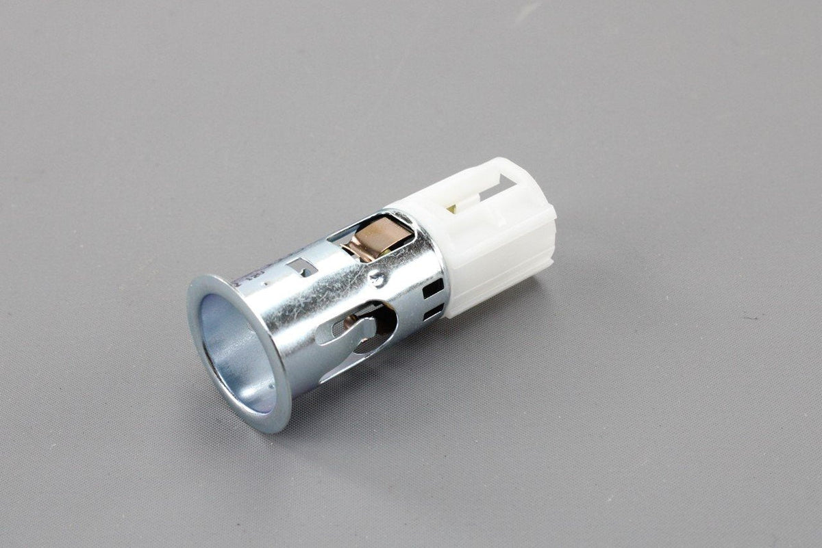 Audi A1 A3 A4 A5 A6 A8 Q5 Q7 R8 12v power outlet socket 8E0919309 ...