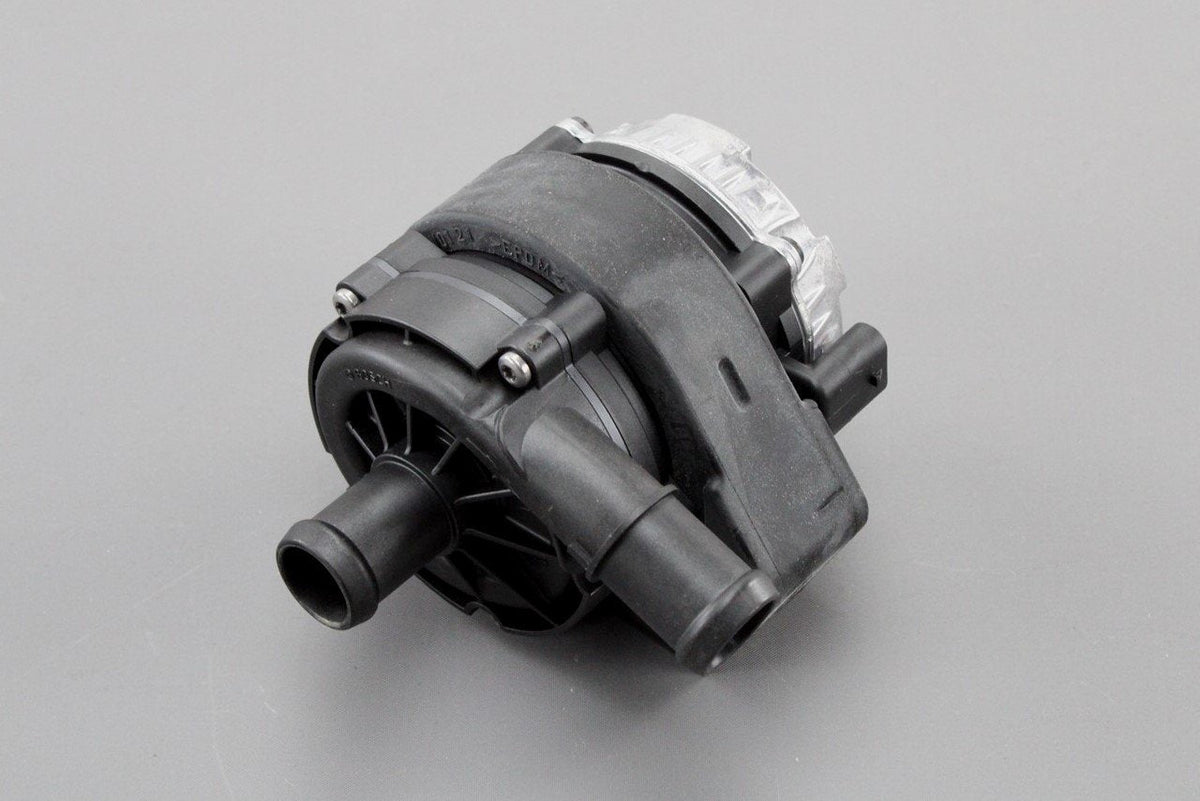 VW Audi Golf MK7.5 Tiguan A3 additional coolant pump Bosch 04L965567B ...