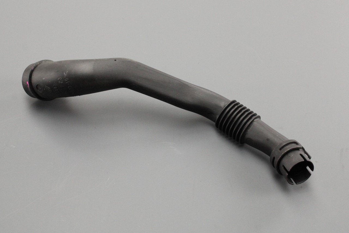 VW Passat Skoda Superb 2001-2008 cylinder head breather line 06B103217 ...