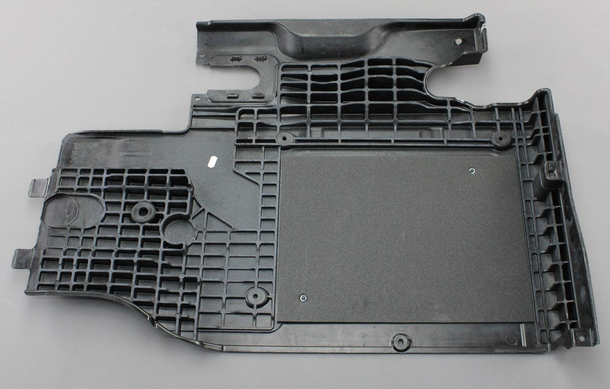 VW Passat B8 Superb rear underbody protection trim (right) 3Q0825102F ...