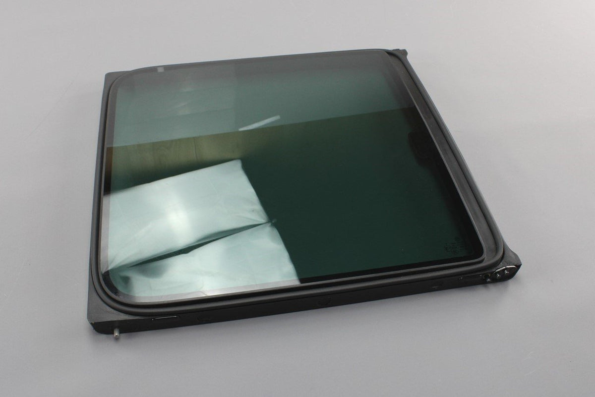 VW Transporter T5.1 T6 T6.1 left sliding window glass tinted 7E0847795 ...