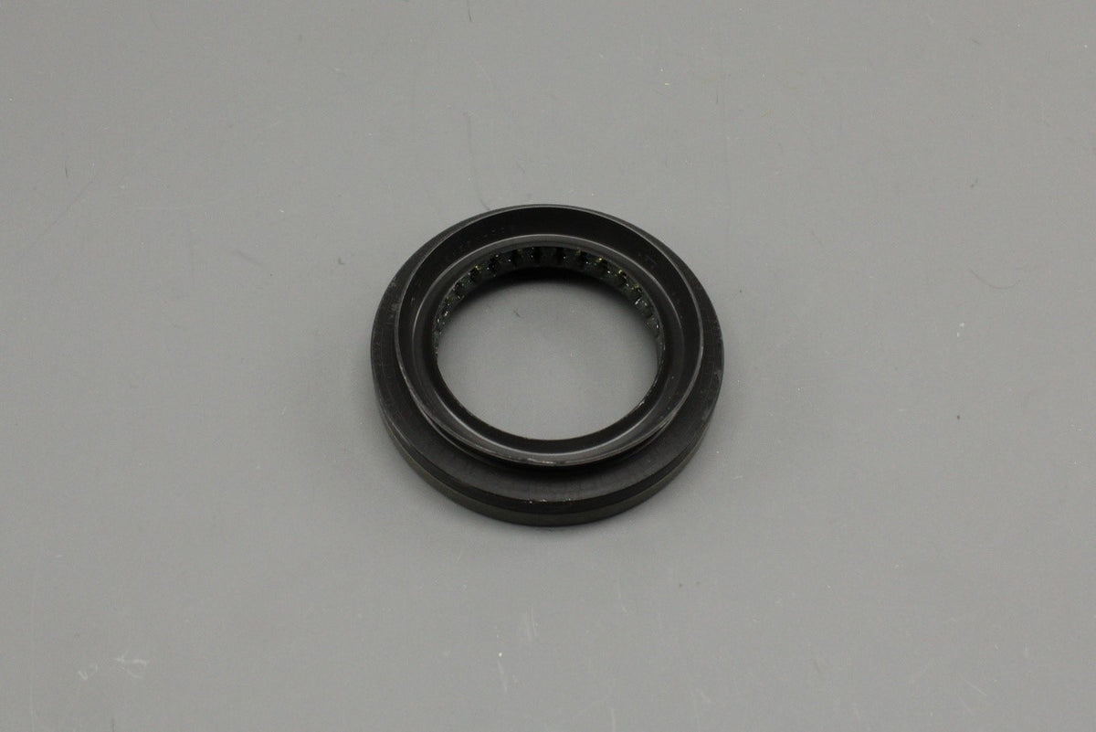 Land Rover Range Rover differential driveshaft seal (x1) LR158113 ...