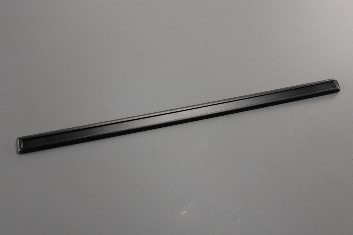 Mercedes-Benz G63 AMG W463 front door trim strip (right) A46369834007C ...