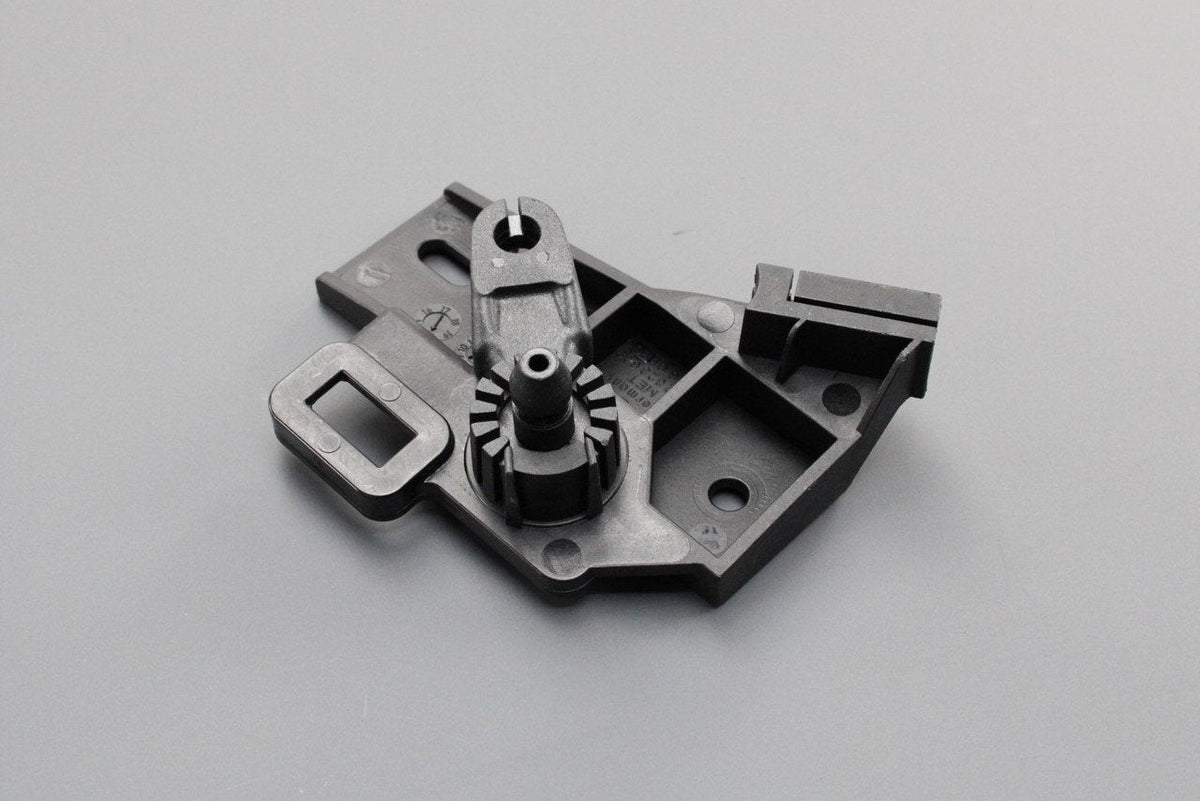 VW Golf Passat Polo Beetle bonnet handle bracket (RHD) 3C2823633A ...