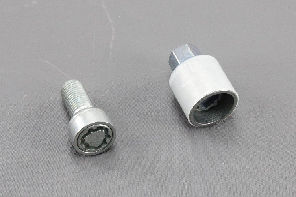 Audi A1 A3 A4 A5 A6 locking wheel nut with key code M 4F0698139C 811 ...