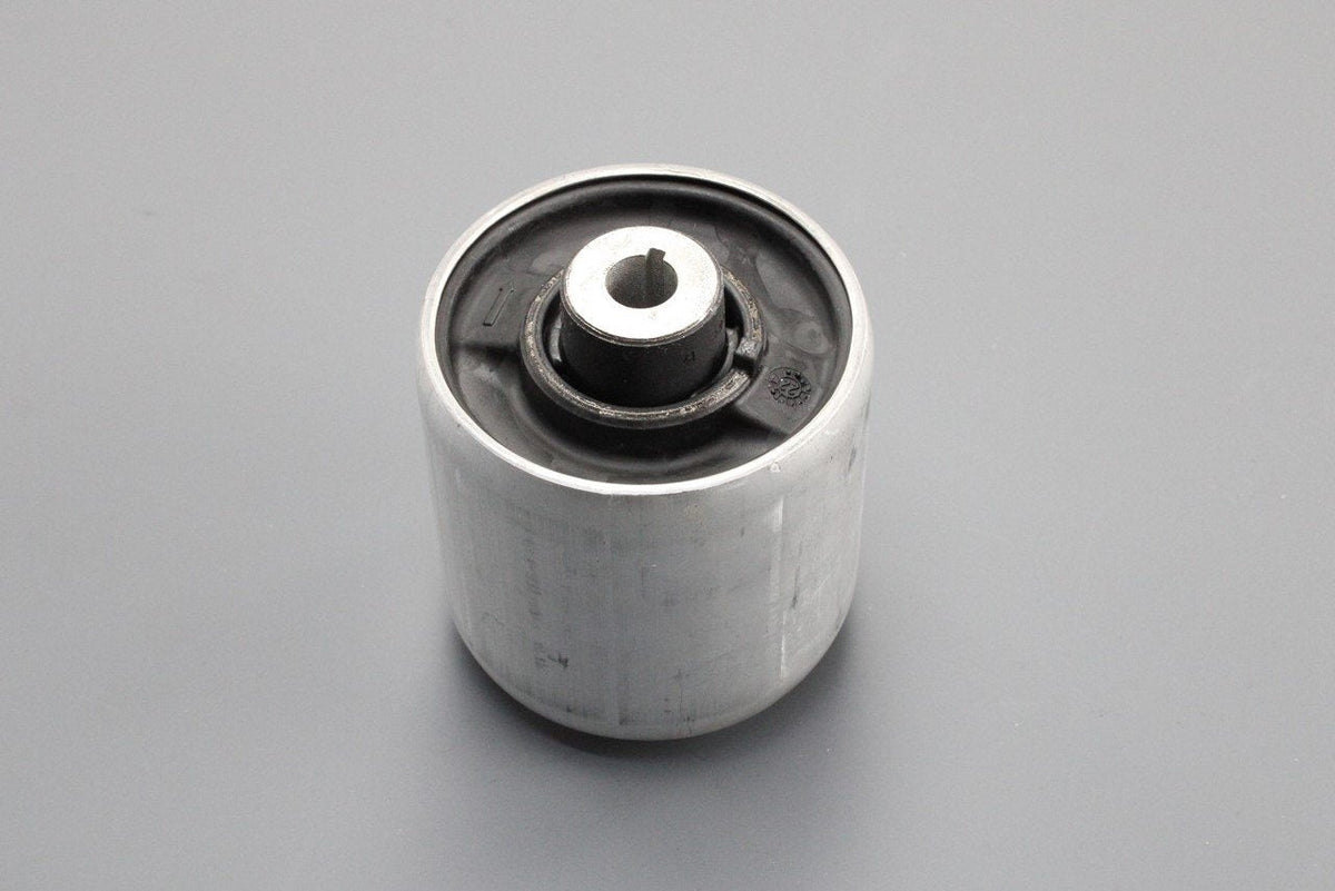 Audi A8 Q7 Q8 RSQ8 front suspension control arm bush (inner) 4M0407183 ...