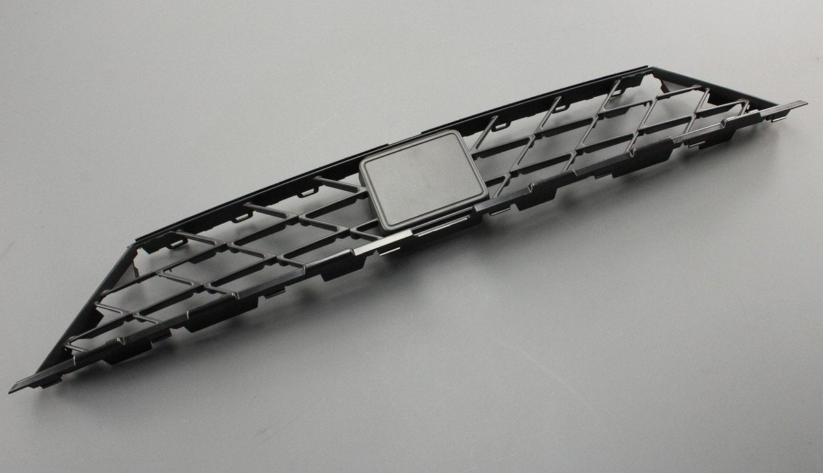 SEAT Leon 2020-on front bumper grille (lower centre) 5FA853667B 9B9 ...