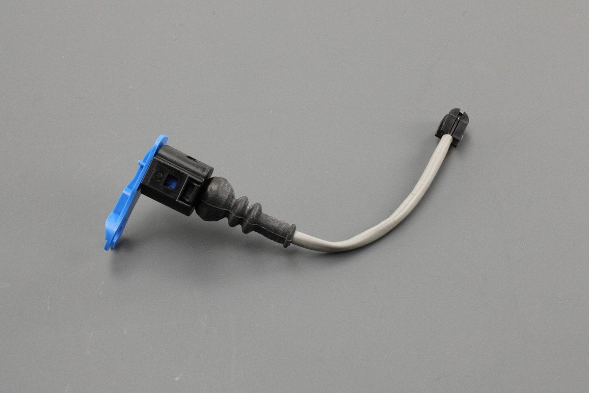 VW Golf MK7 Audi A3 Q2 Skoda SEAT Leon brake pad wear sensor 8V0615437 ...