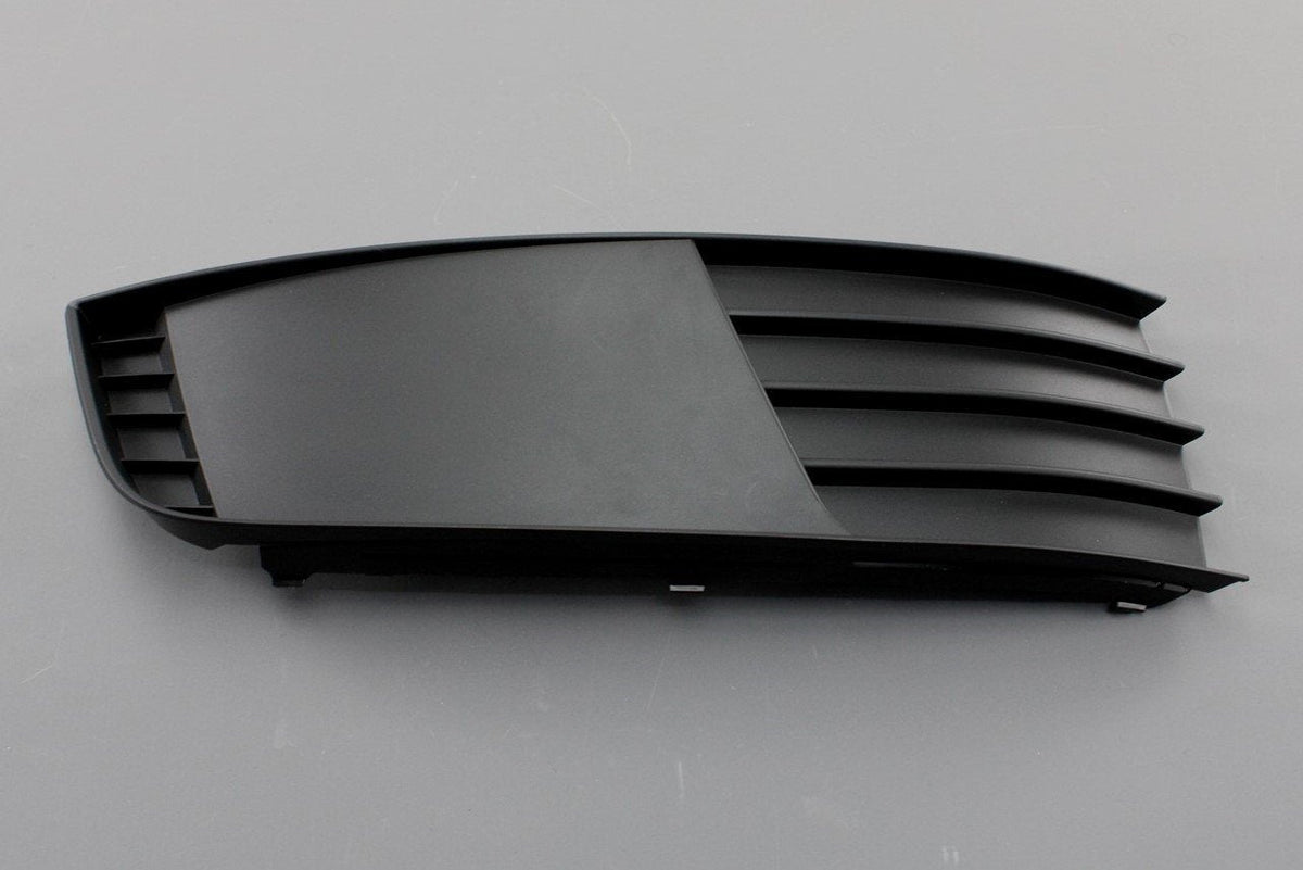 Skoda Octavia 5E 2013-2017 Front lower grille cap (right) 5E0807368 9B ...
