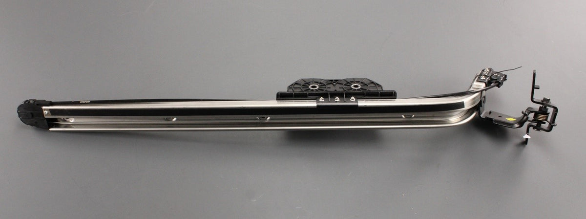 VW Multivan T7 25-on electric sliding door guide rail (right) 7T084353 ...