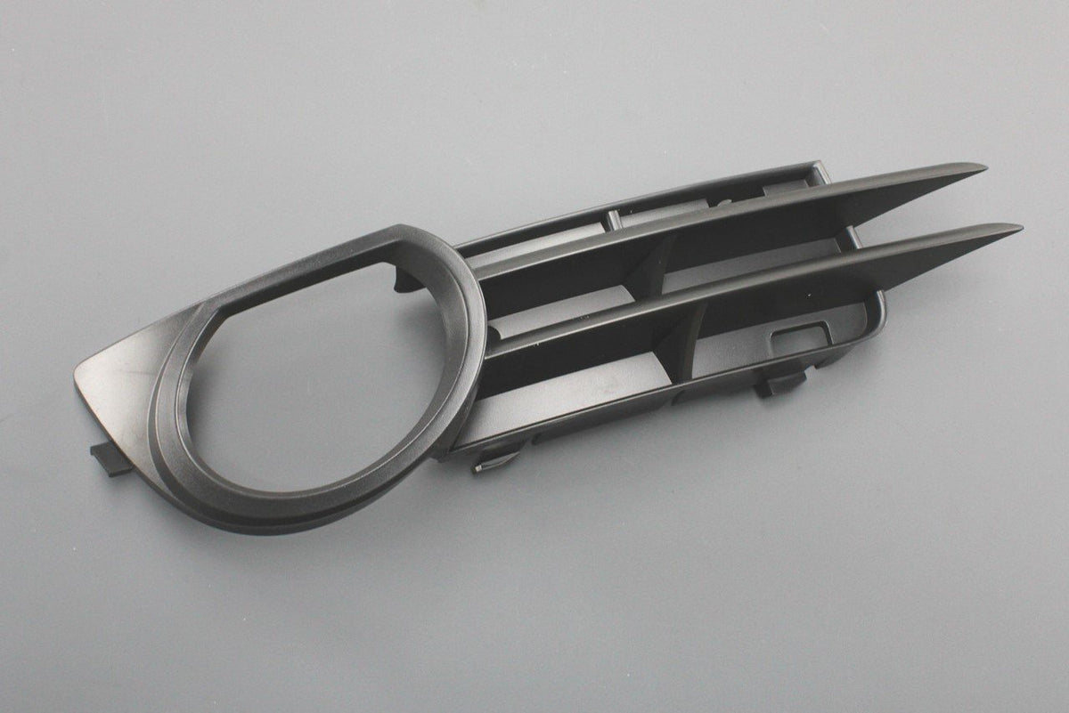 Audi A3 8P 2004-2008 front bumper fog light grille (right) 8P3807682A ...