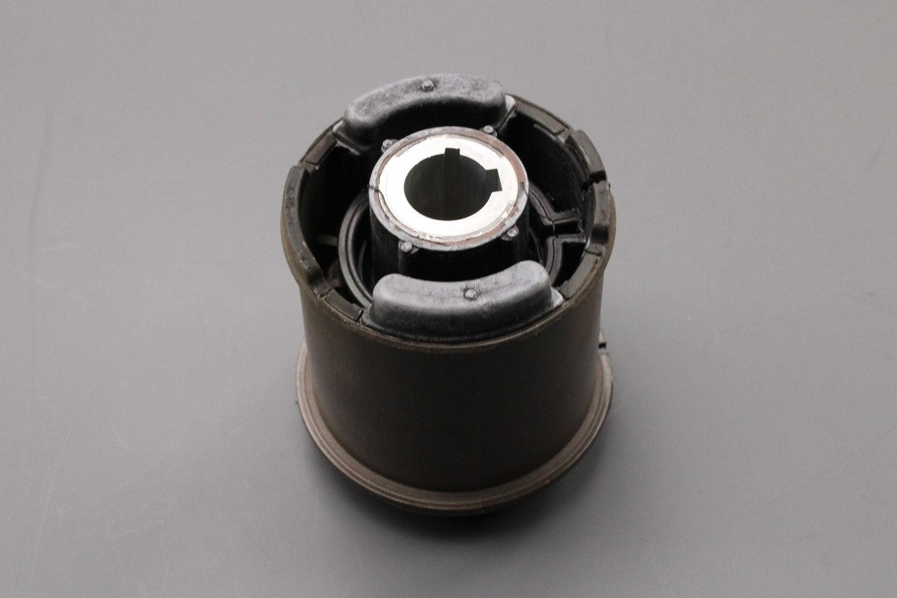 Jaguar XF 2016-on F-Pace 16-on XE 15-on rear subframe bush (x1) T4N966 ...