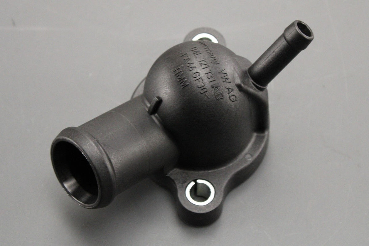 VW Audi Skoda SEAT 2.0 TDI coolant flange connection 04L121131AA ...