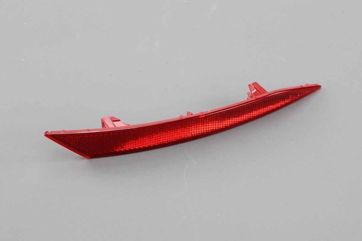SEAT Leon 5F 2017-on rear bumper reflector lens (right) 5F0945106H ...