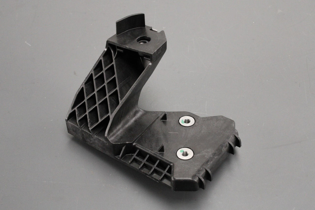 Skoda Karoq 2018-on headlight mounting bracket (right) 57A804594 ...
