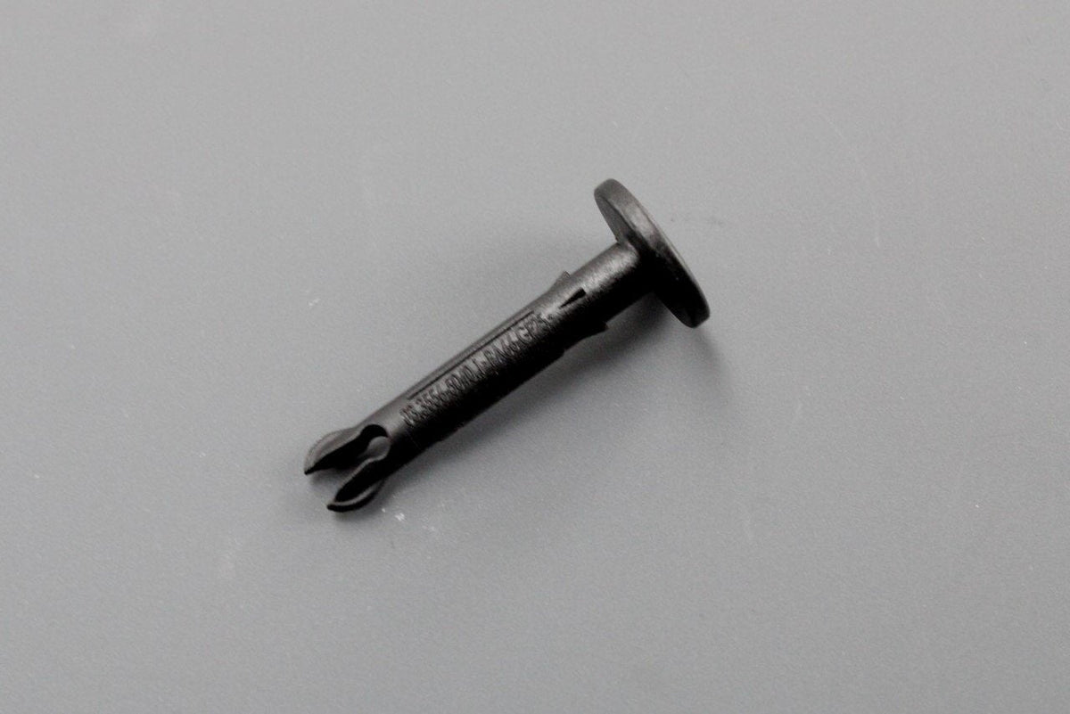 VW Golf Audi S3 Skoda SEAT brake master cylinder securing clip 5Q06117 ...
