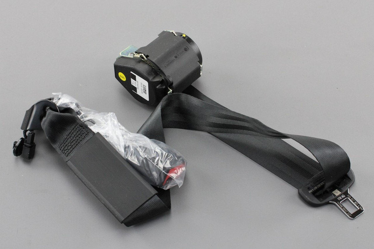 Skoda Karoq 2018-Onward Rear seat centre 3-point seatbelt 57A857807A R ...