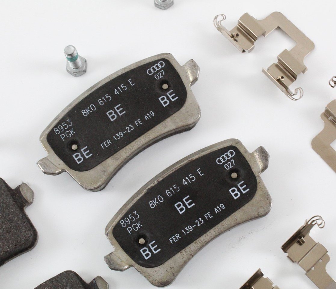 Audi A4 B8 A5 Q5 rear brake pad set for 300mm rear discs 8K0698451A ...