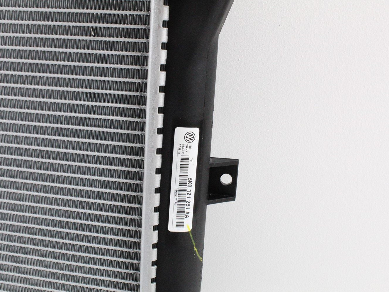 VW Beetle Touran Skoda Octavia Leon coolant radiator 5K0121251AA ...